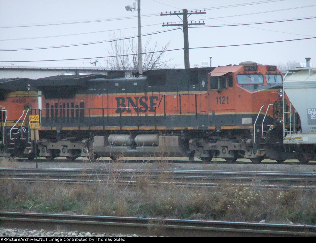 BNSF 1121